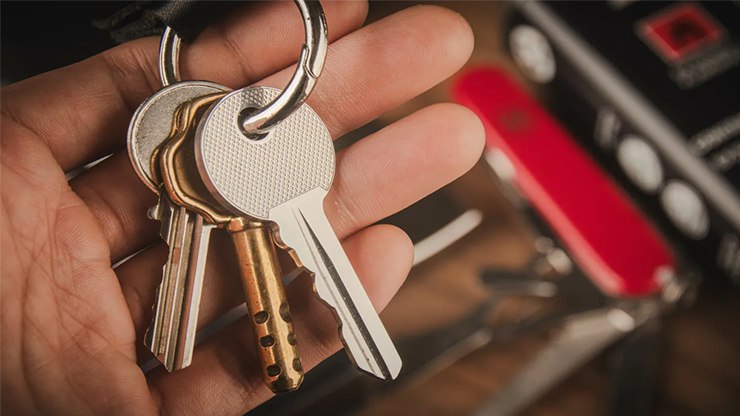 Swiss Key by Nicholas Lawrence and Hanson Chien - Murphy's Magic ...